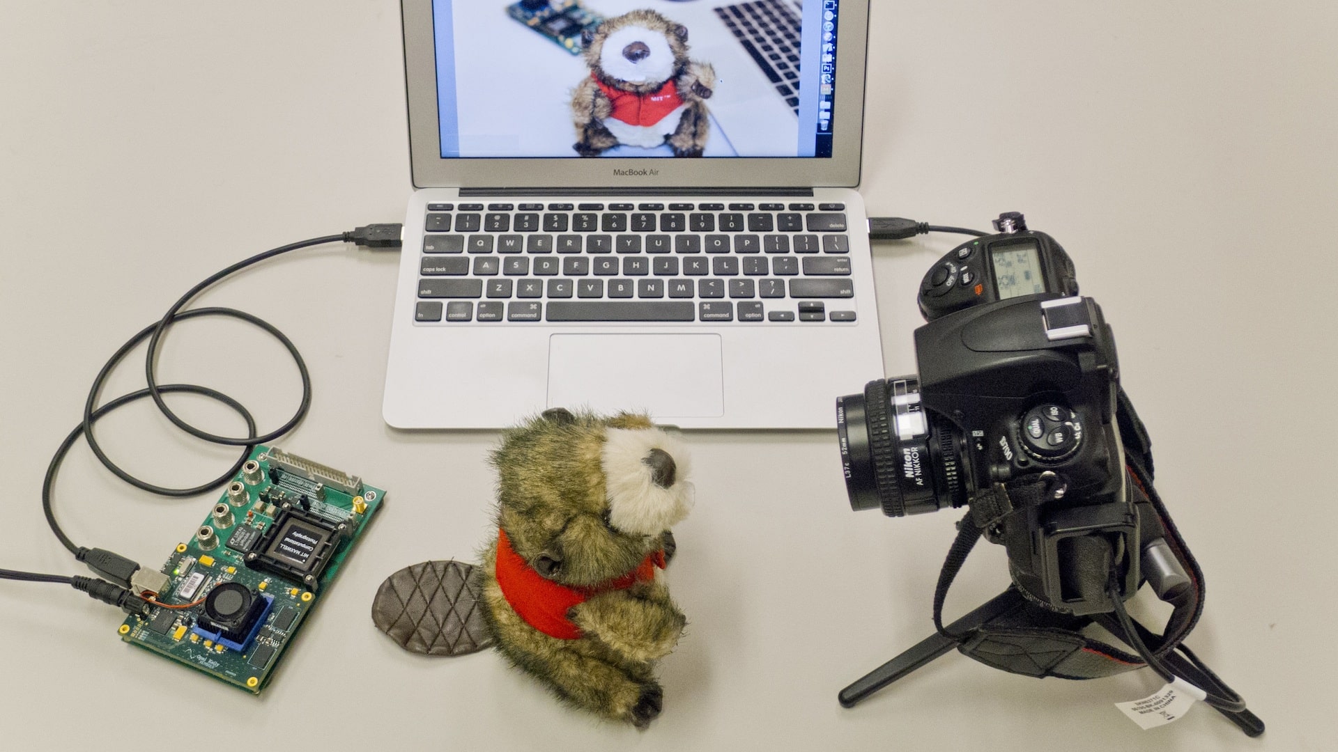 MIT-chip - Incubaweb - software y web 2.0